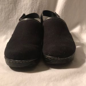 b.o.c. | Shoes | Boc Clogs Sandals Black Canvas Womens Us 7 | Poshmark